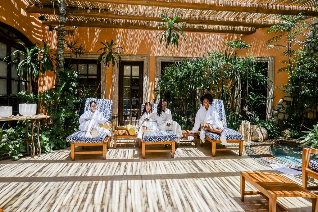 girls group shot at cactus spa - The Kachet Life